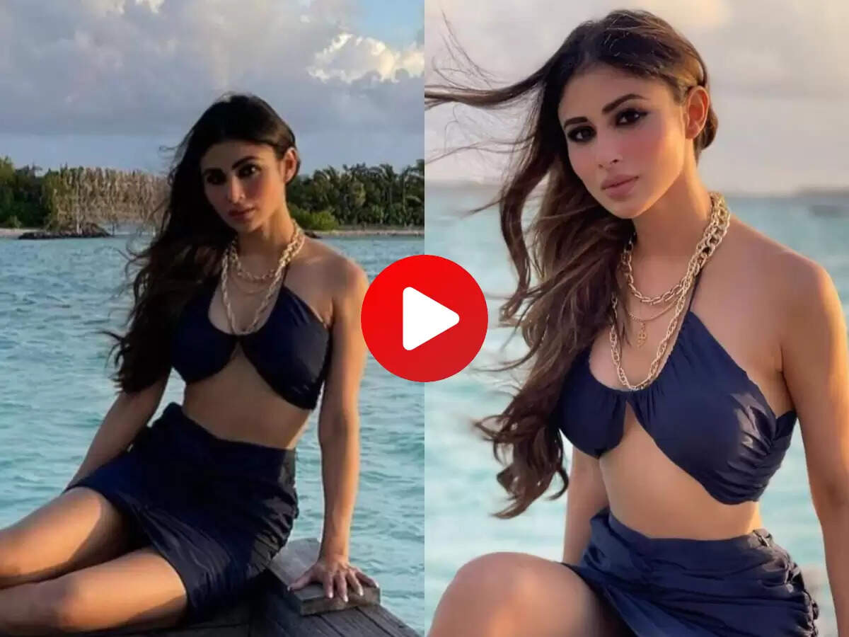 Mouni Roy Photos : बिकिनी पहन मौनी रॉय ने ढाया कहर, फोटोस हो रही जम कर वायरल